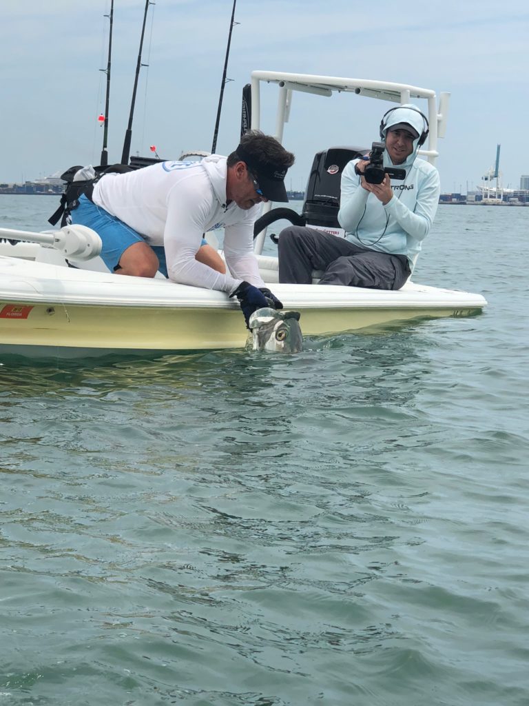 This Is How You Catch A Monster Tarpon All By Yourself [Amazing Catch]