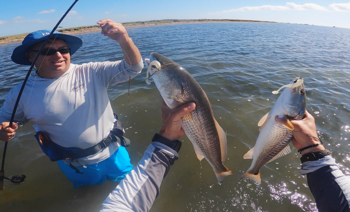 Wade Fishing Redfish Schools In Thick Grass [Fishing Report]
