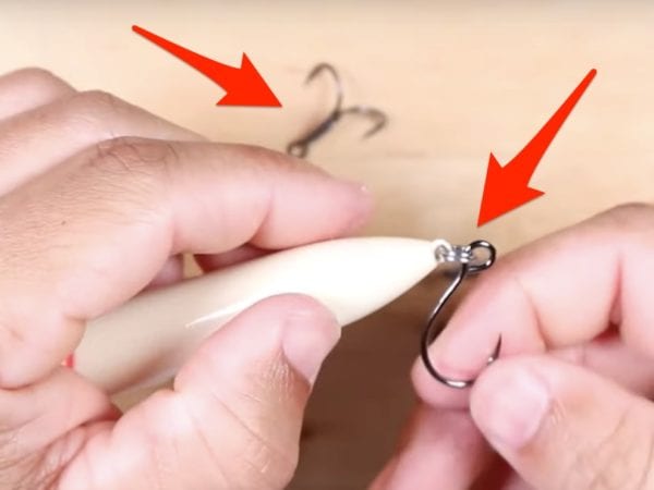 This Is How You Replace Treble Hooks With Single Hooks