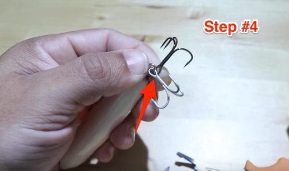 5 Steps To Quickly Replace Treble Hooks With Split Ring Pliers [VIDEO]