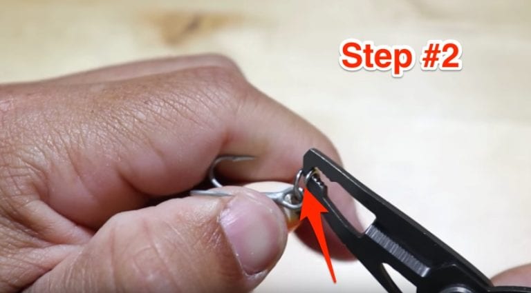 5 Steps To Quickly Replace Treble Hooks With Split Ring Pliers [VIDEO]