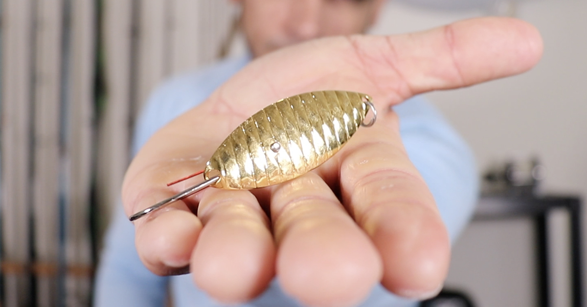 How To Catch Redfish With Spoons (Best Retrieve, Conditions, & Colors)